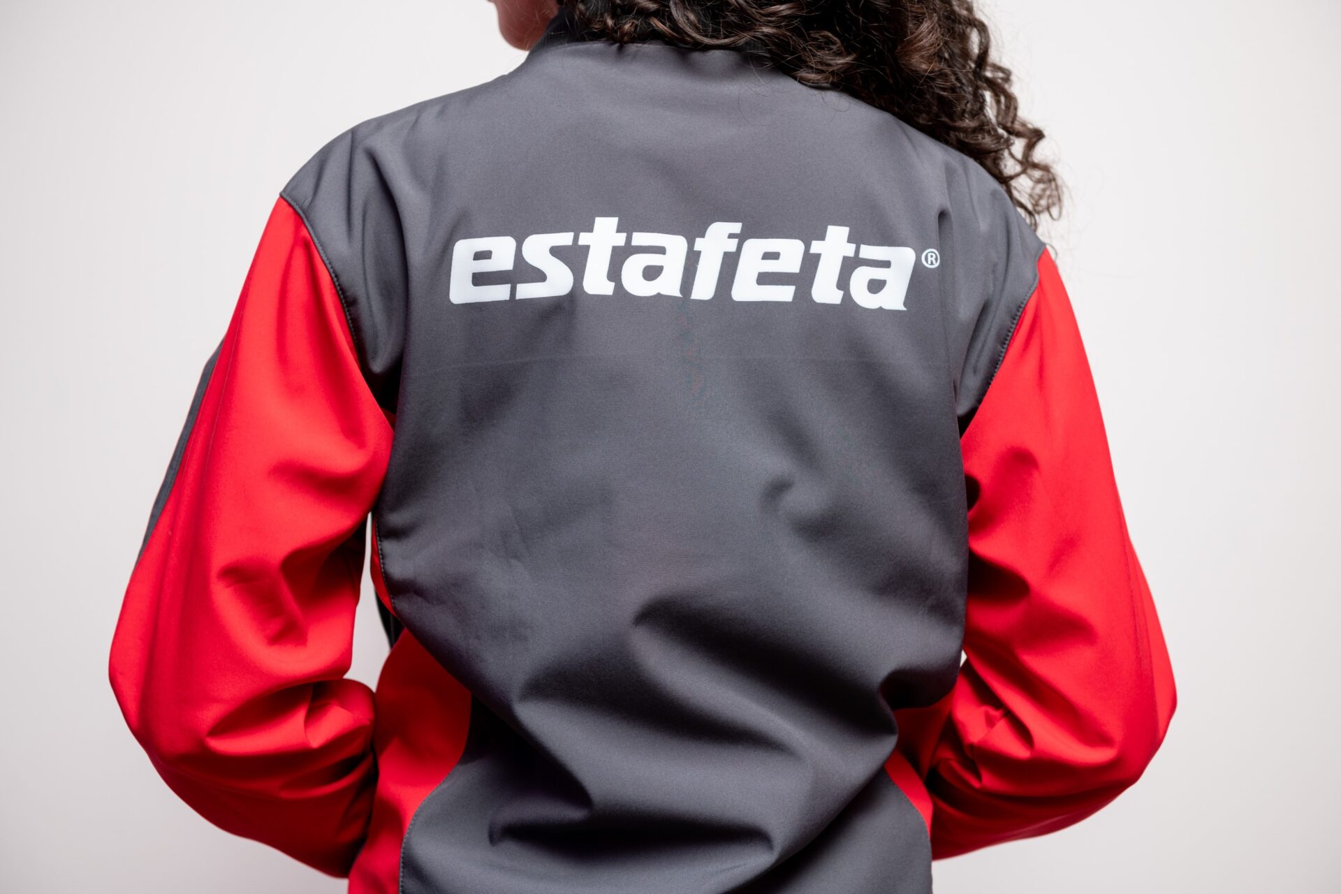 Invierte Estafeta 13 millones de pesos en 60,000 uniformes para sus ...