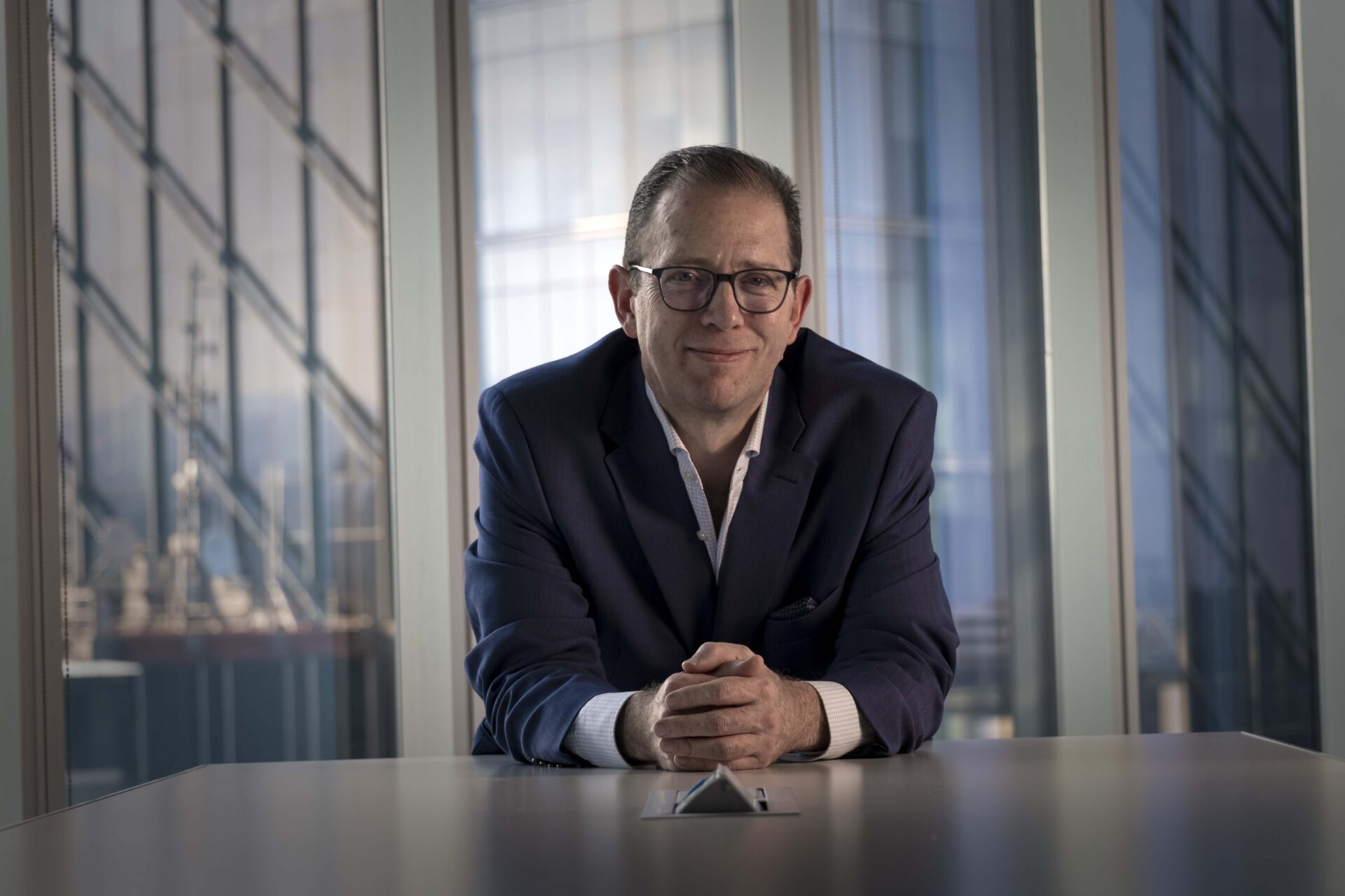 Tiendas y ferreterías ¡Las nuevas sucursales bancarias! Entrevista con ...