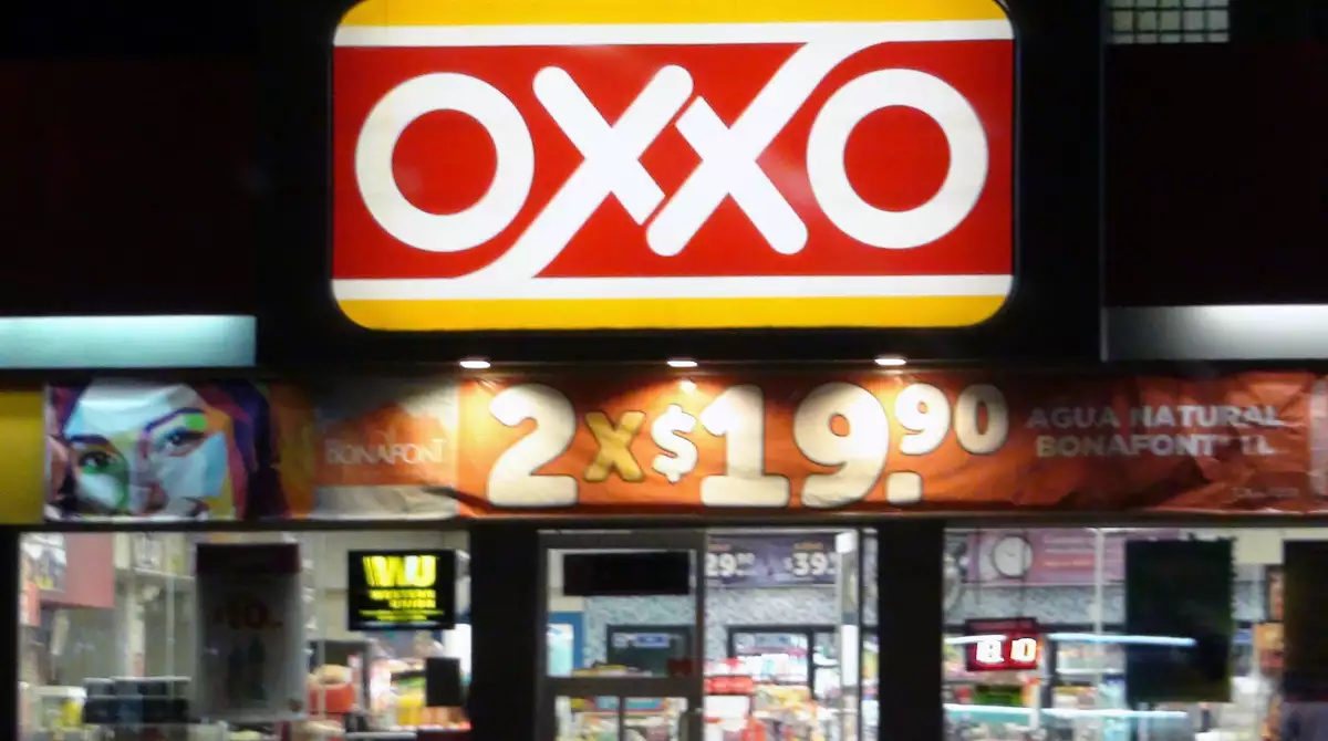 Oxxo publica libro "A la vuelta de tu vida" para celebrar su 45 ...