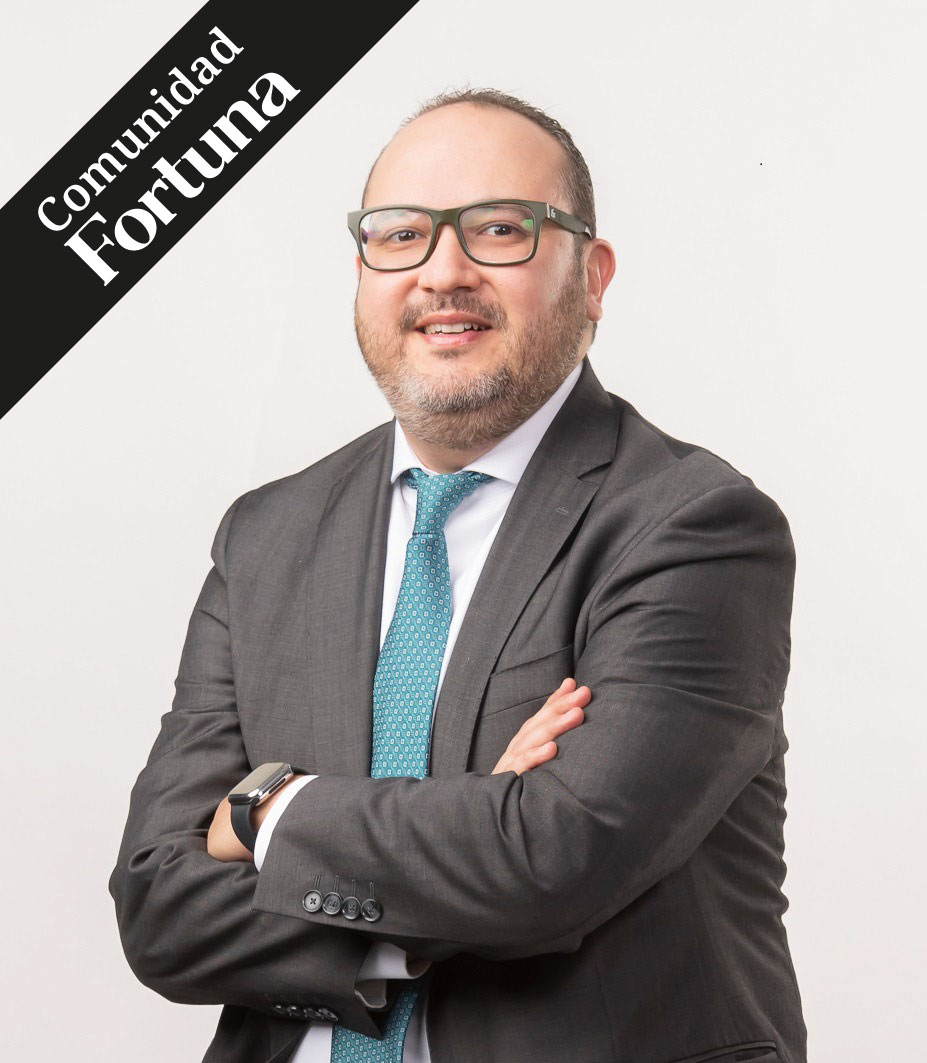 Héctor Reyes Argote, Autor Revista Fortuna